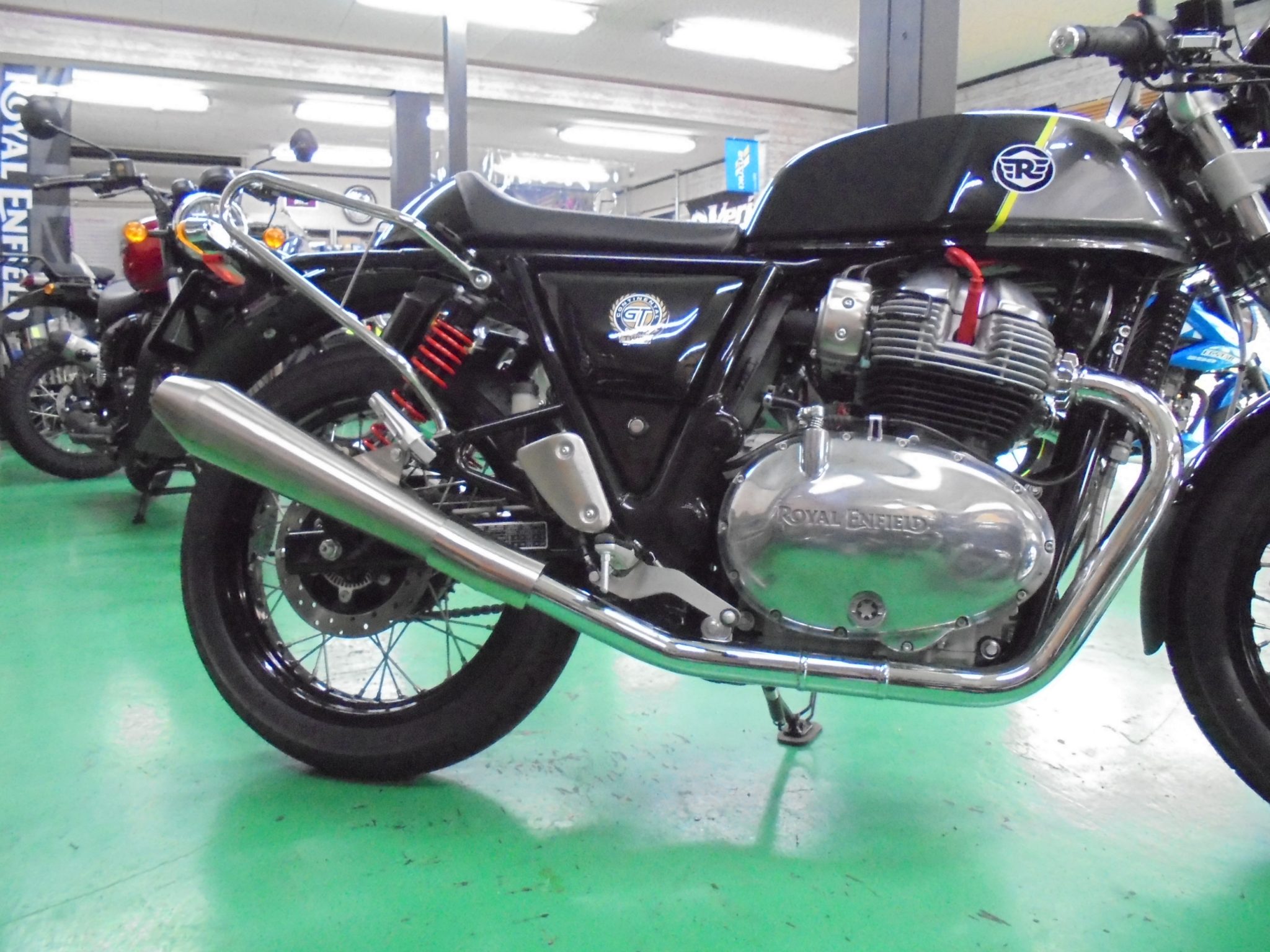 CONTINENTAL GT/ INT650のサイレンサー - バイクショップ モトフィールド MOTO FIELD